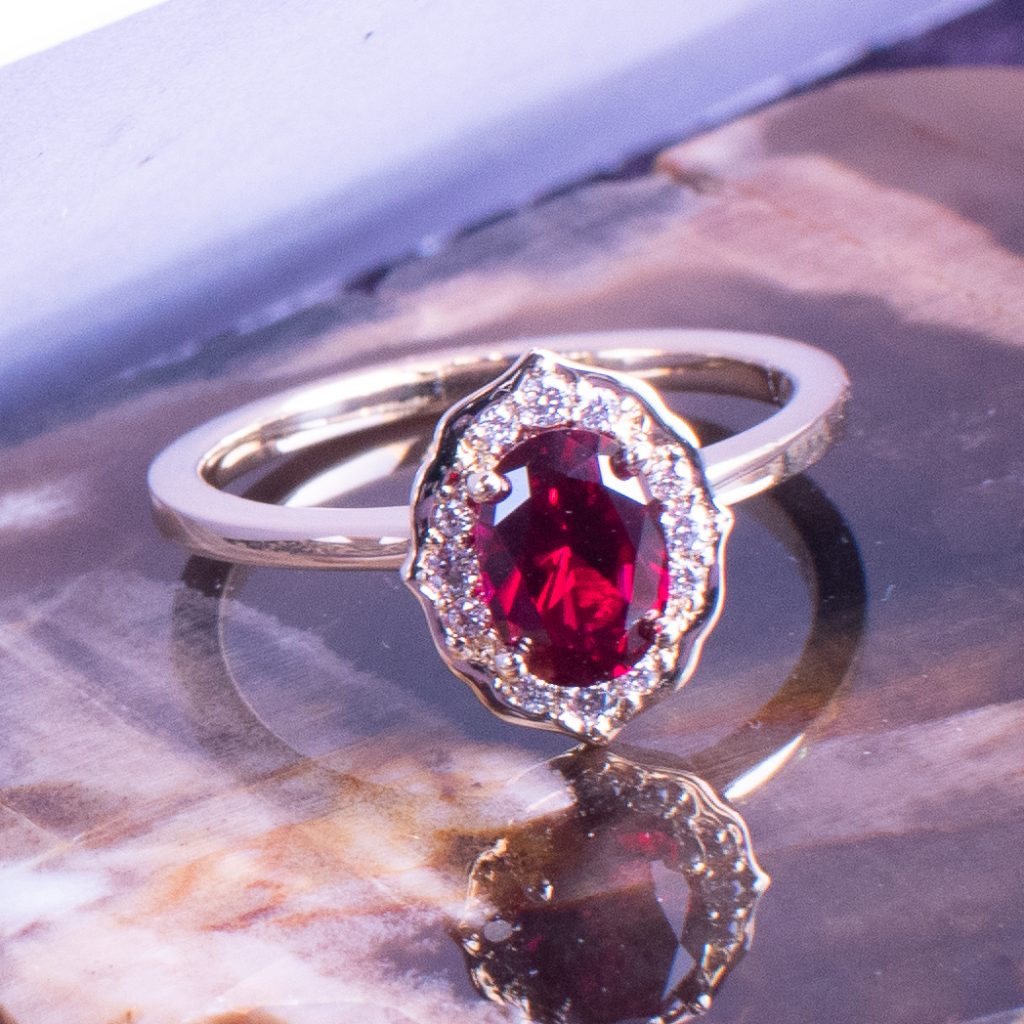 Vintage Oval Lab-Grown Ruby Ring - Teneff Jewelry