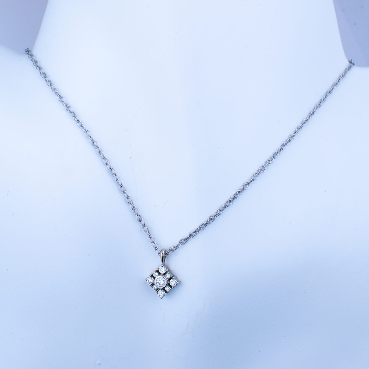 Square Pendant with Lab-Grown Diamonds - Teneff Jewelry